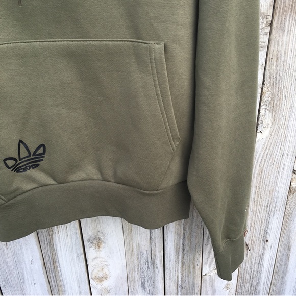 adidas Originals | Shirts | Nwt Adidas Originals Circle Logo Graphic ...